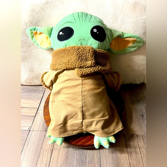 Star Wars | Toys | Star Wars The Mandalorian Baby Yoda Grogu Pillow ...